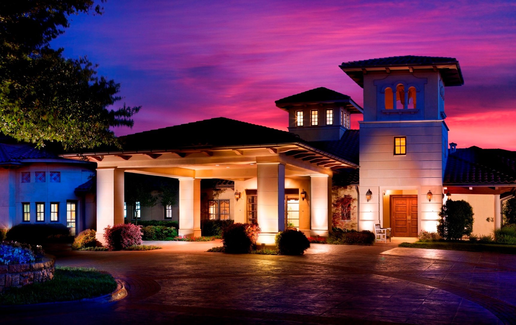 Use Lighting and CMMS to Enlighten Your Customers